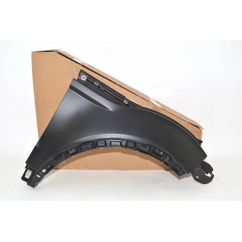 LR027589 - Fender - Front