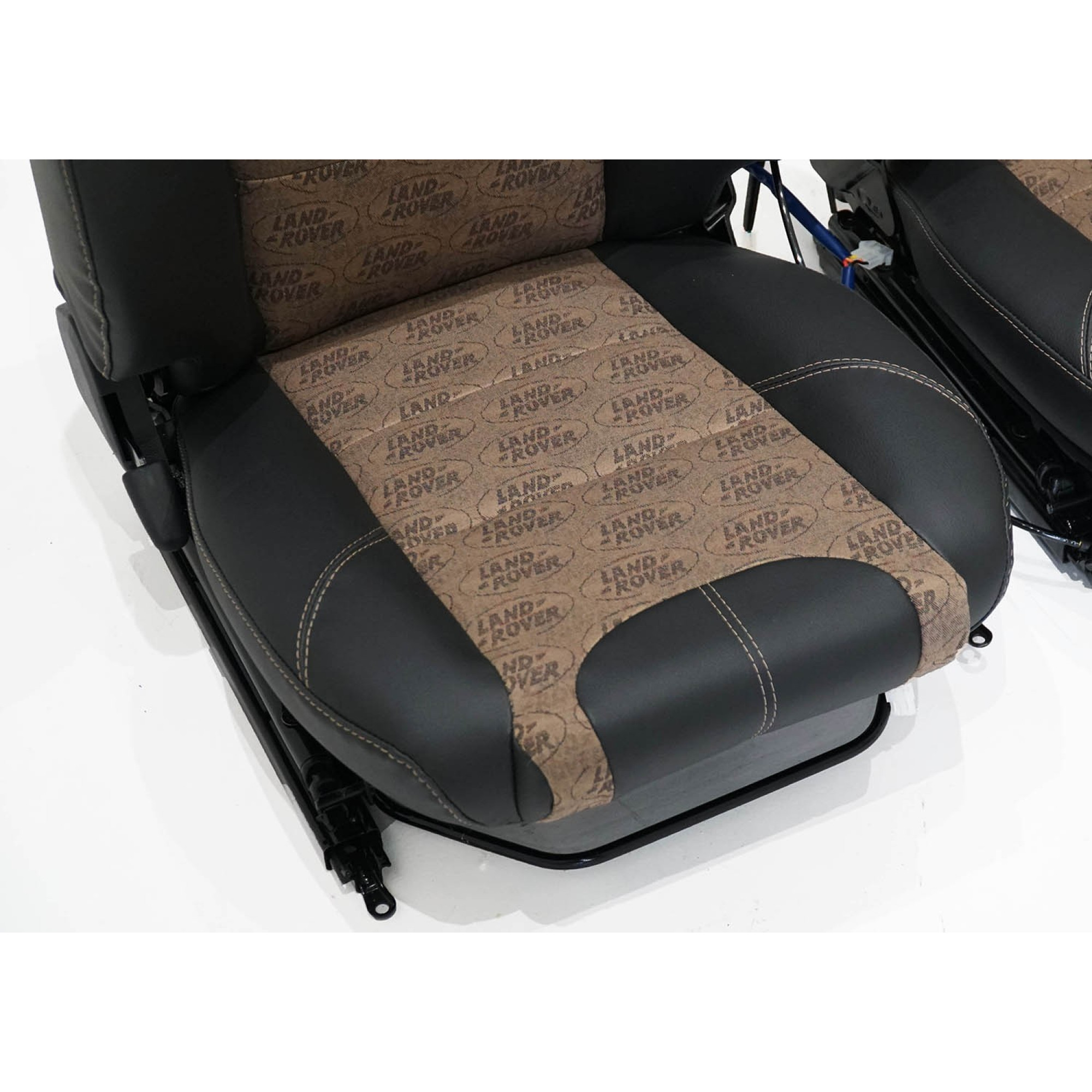 EXT300-LRB - Elite Seats Landrover Tan Brown Logo Per Pair