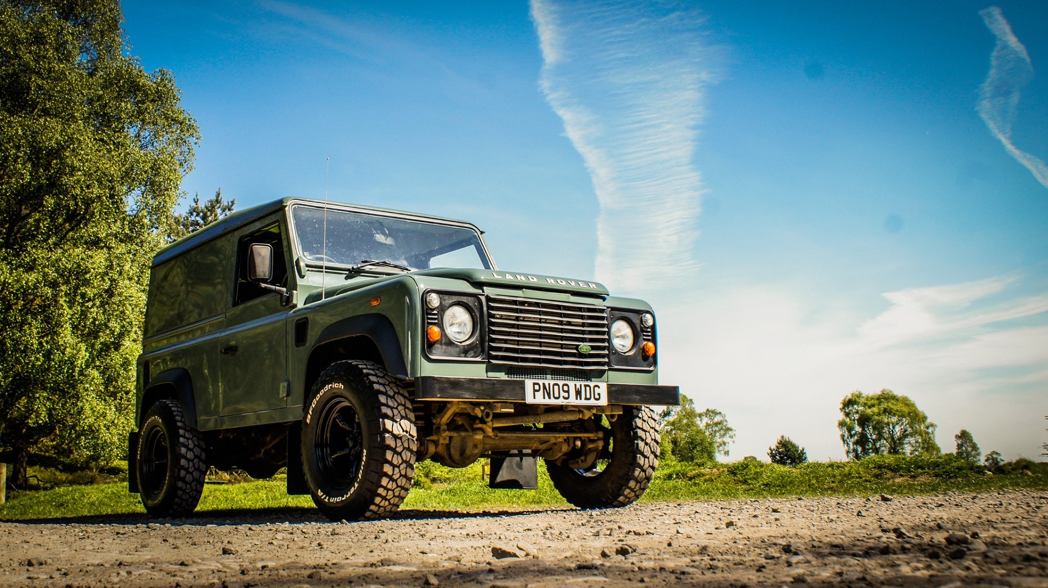 Accessories To Get Your Land Rover Summer Ready - John Craddock Ltd